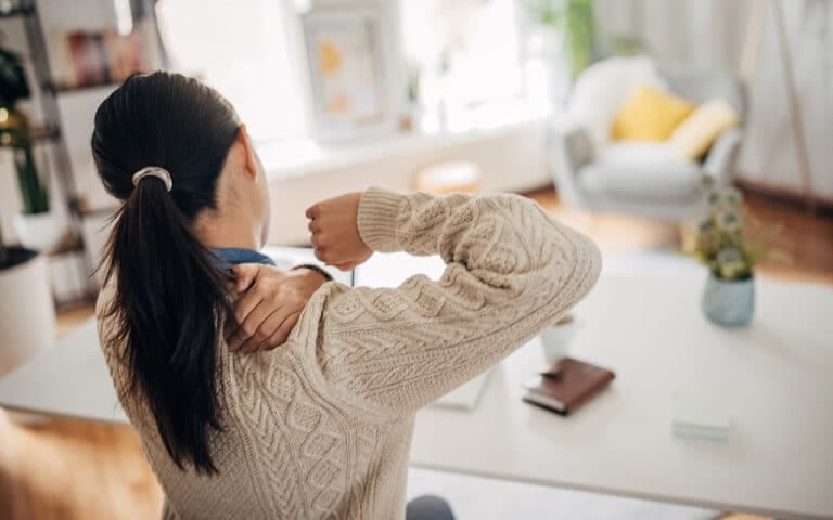 Upper Cross Syndrome: Causes, Symptoms, & Treatment | Airrosti